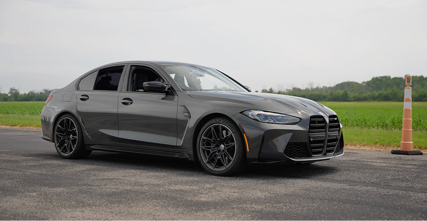 Цікава битва BMW M3 2023 та Cadillac CT4-V Blackwing 2023 (відео)